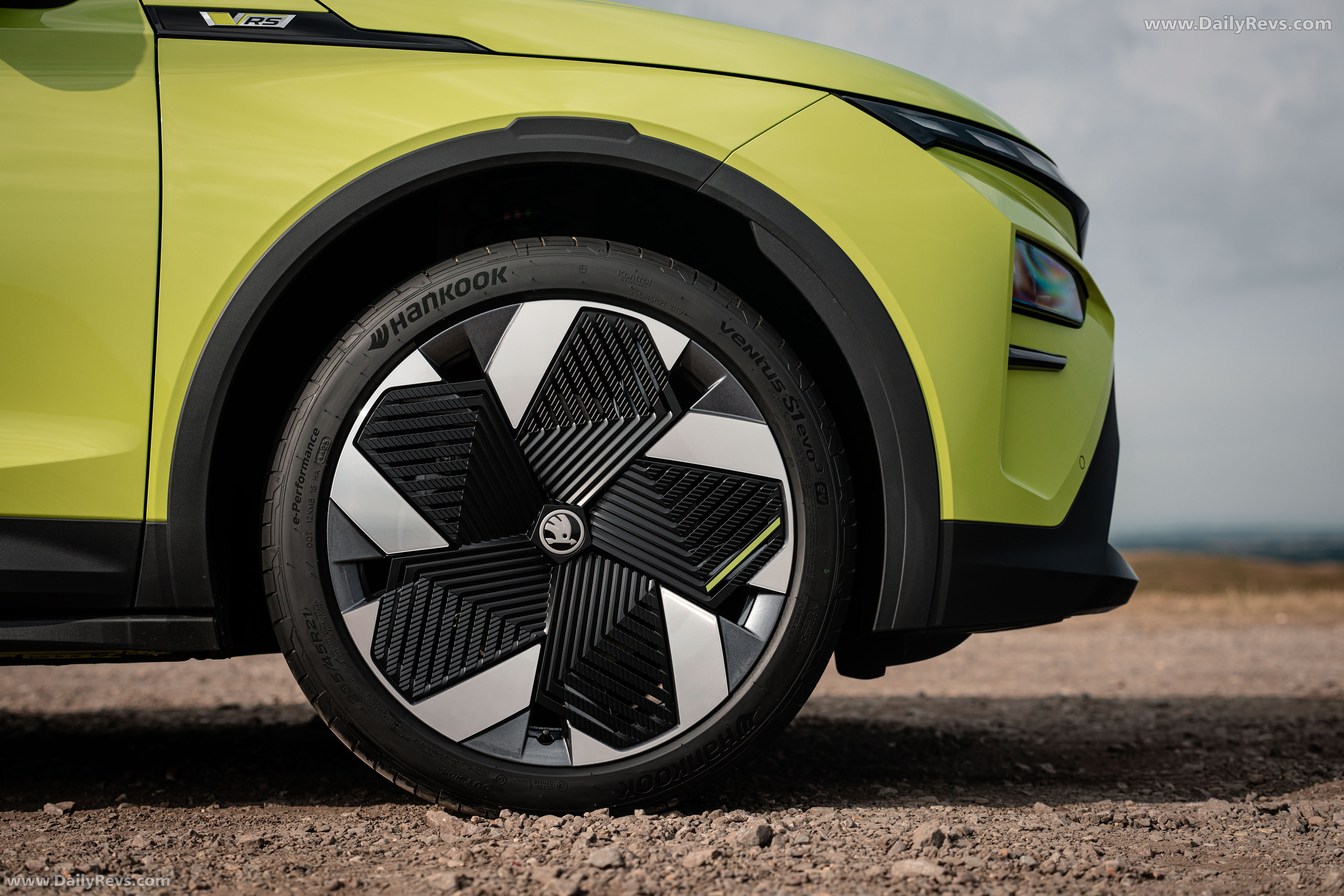 2026 Skoda Elroq RS Hyper Green - An Electric Sporty Compact SUV ...