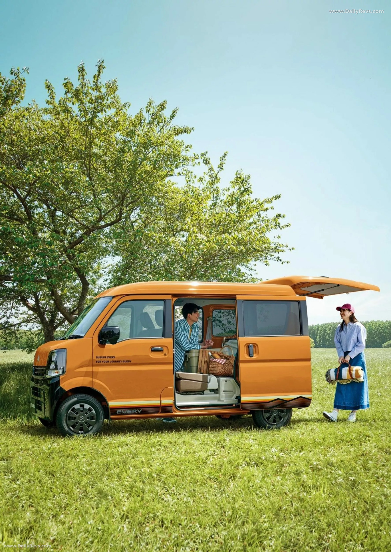 2025 Suzuki Every J Limited - SUV-style Touches to the Kei Van - DailyRevs
