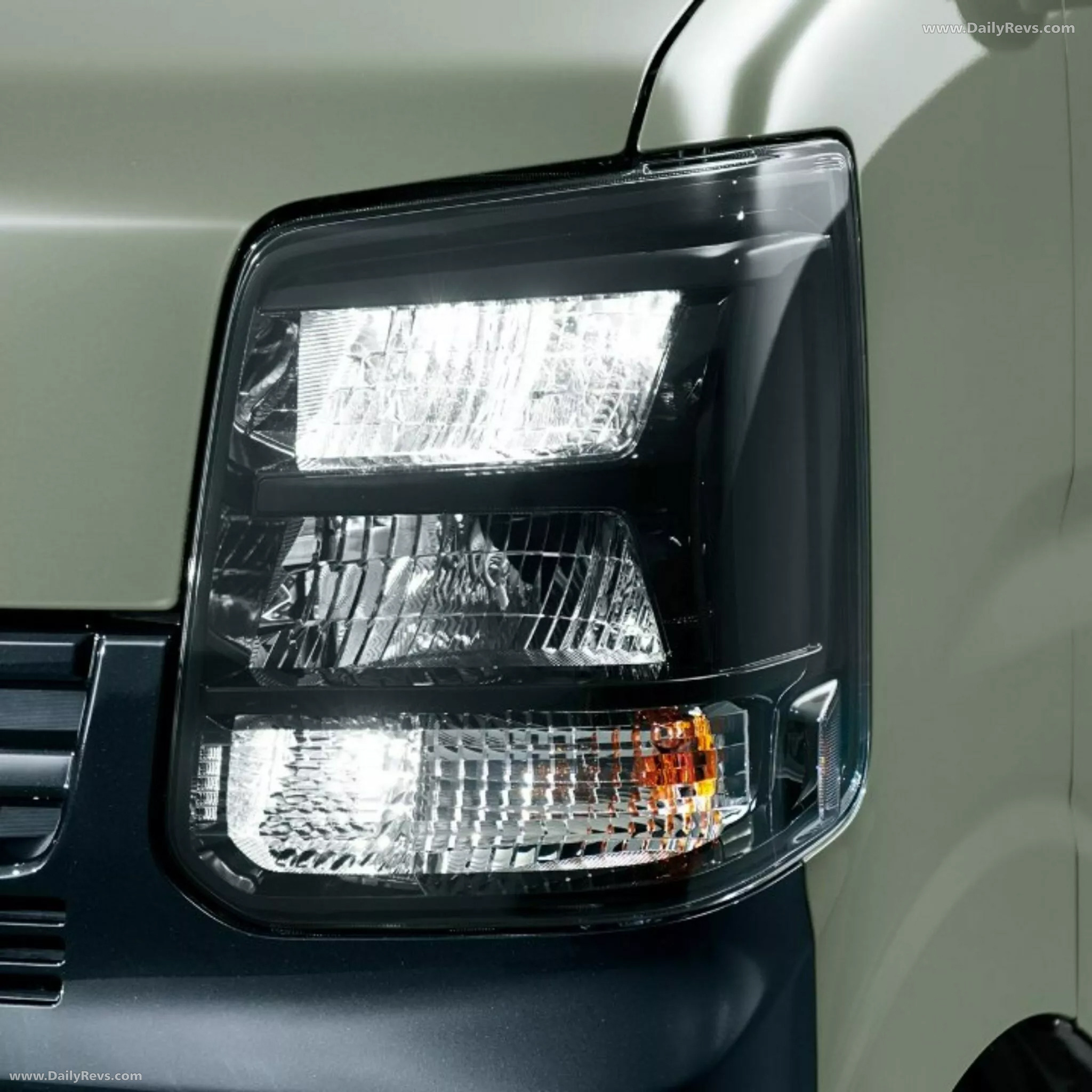 2025 Suzuki Every J Limited - SUV-style Touches to the Kei Van - DailyRevs