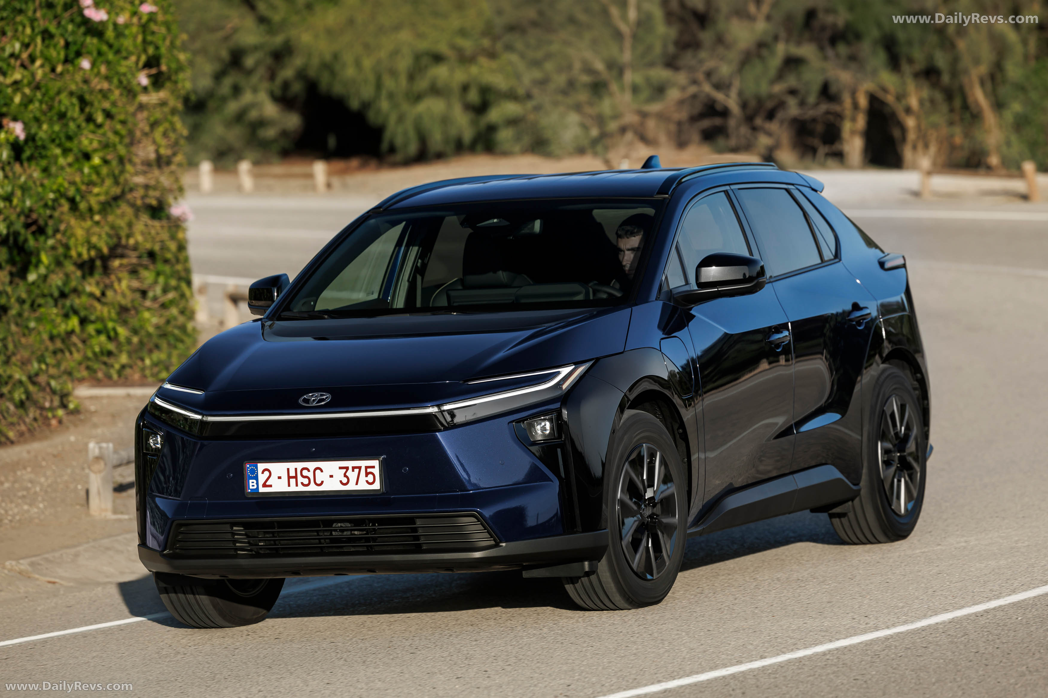 2026 Toyota bZ4X FWD Deep Blue: Enhanced Power, Efficiency, and Comfort ...