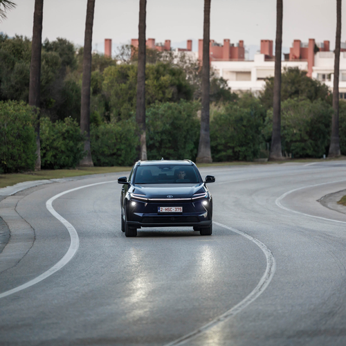 2026 Toyota bZ4X FWD Deep Blue: Enhanced Power, Efficiency, and Comfort ...