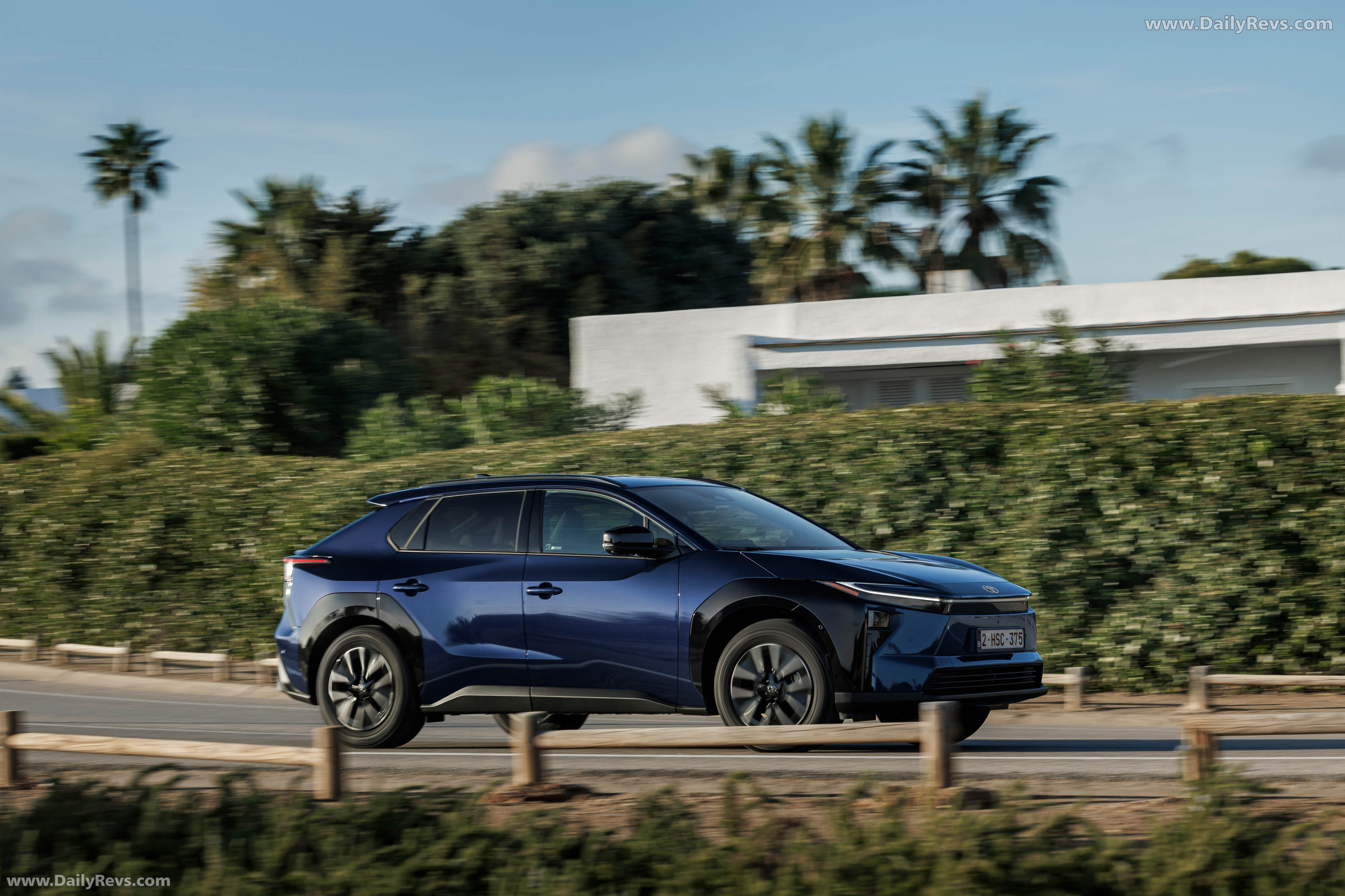 2026 Toyota bZ4X FWD Deep Blue: Enhanced Power, Efficiency, and Comfort ...