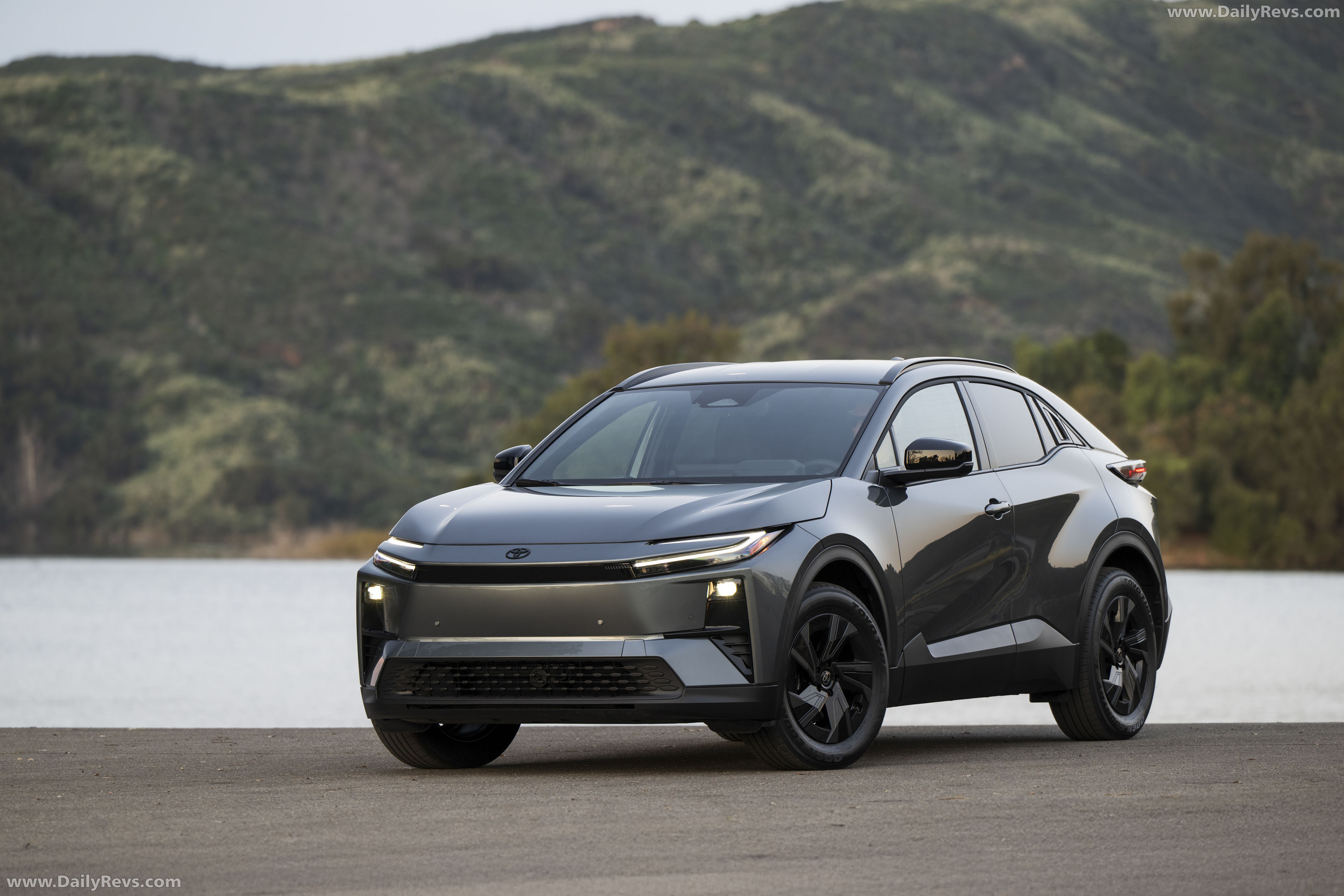 Toyota C-HR SE launches as a dual-motor electric SUV - DailyRevs