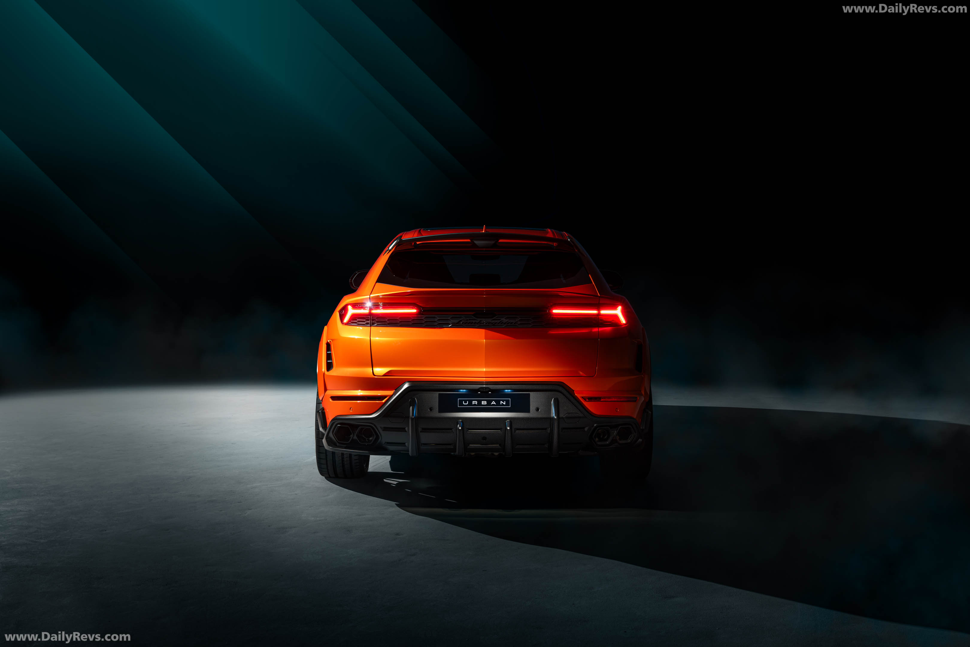 Lamborghini Urus SE with exclusive Widetrack carbon fibre styling ...