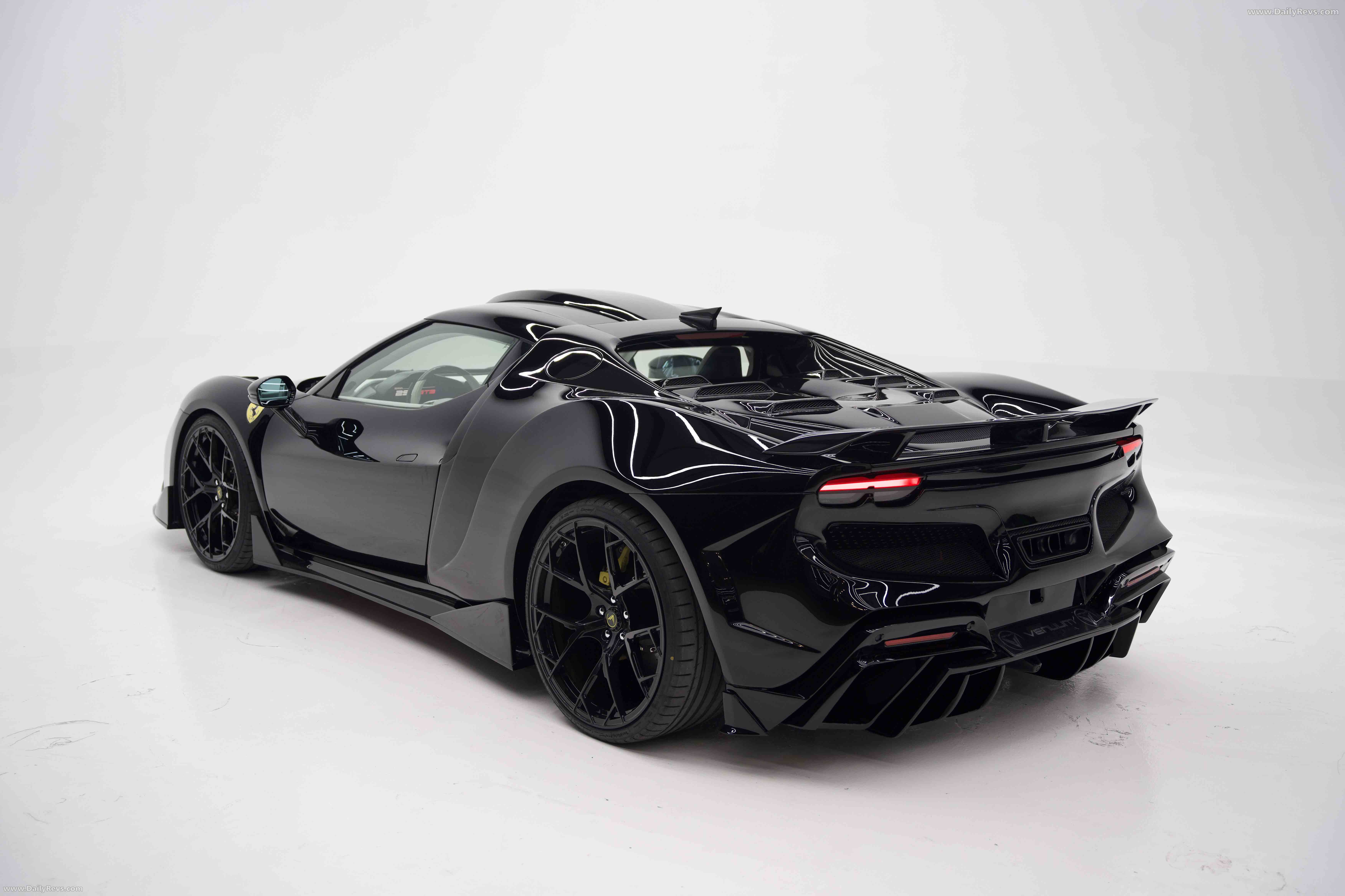 2025 Venuum 296 Corsso - A Carbon-Clad Ferrari Redefined - DailyRevs