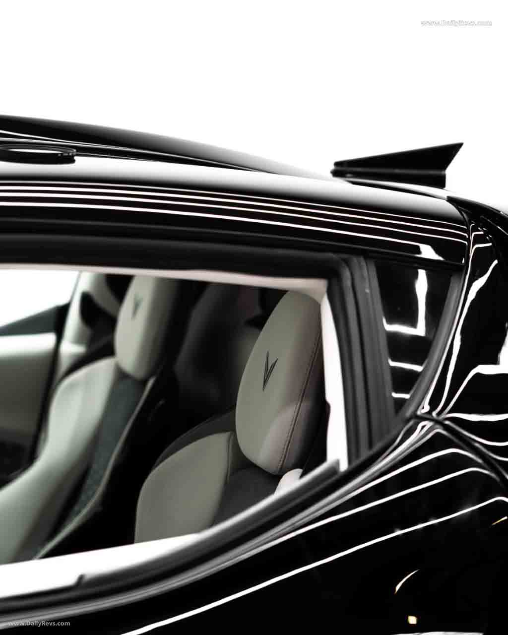 2025 Venuum 296 Corsso - A Carbon-Clad Ferrari Redefined - DailyRevs