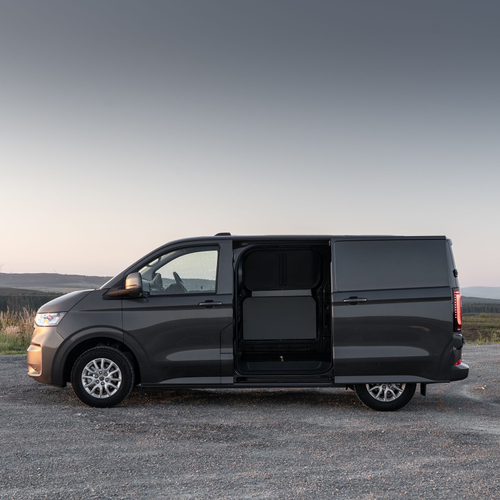 2025 Volkswagen e-Transporter - Electric Power to the Everyday Van ...