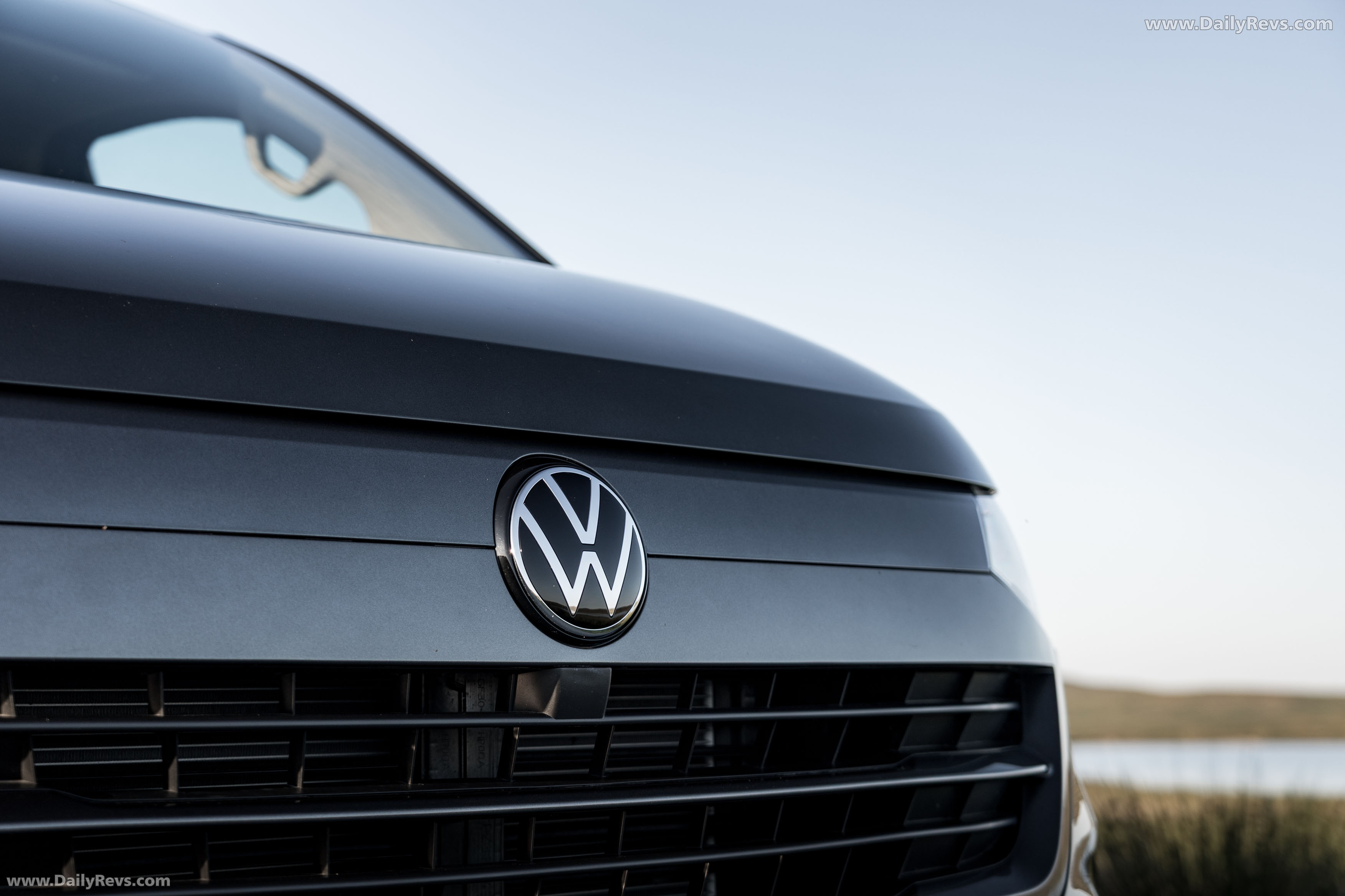 2025 Volkswagen e-Transporter - Electric Power to the Everyday Van ...