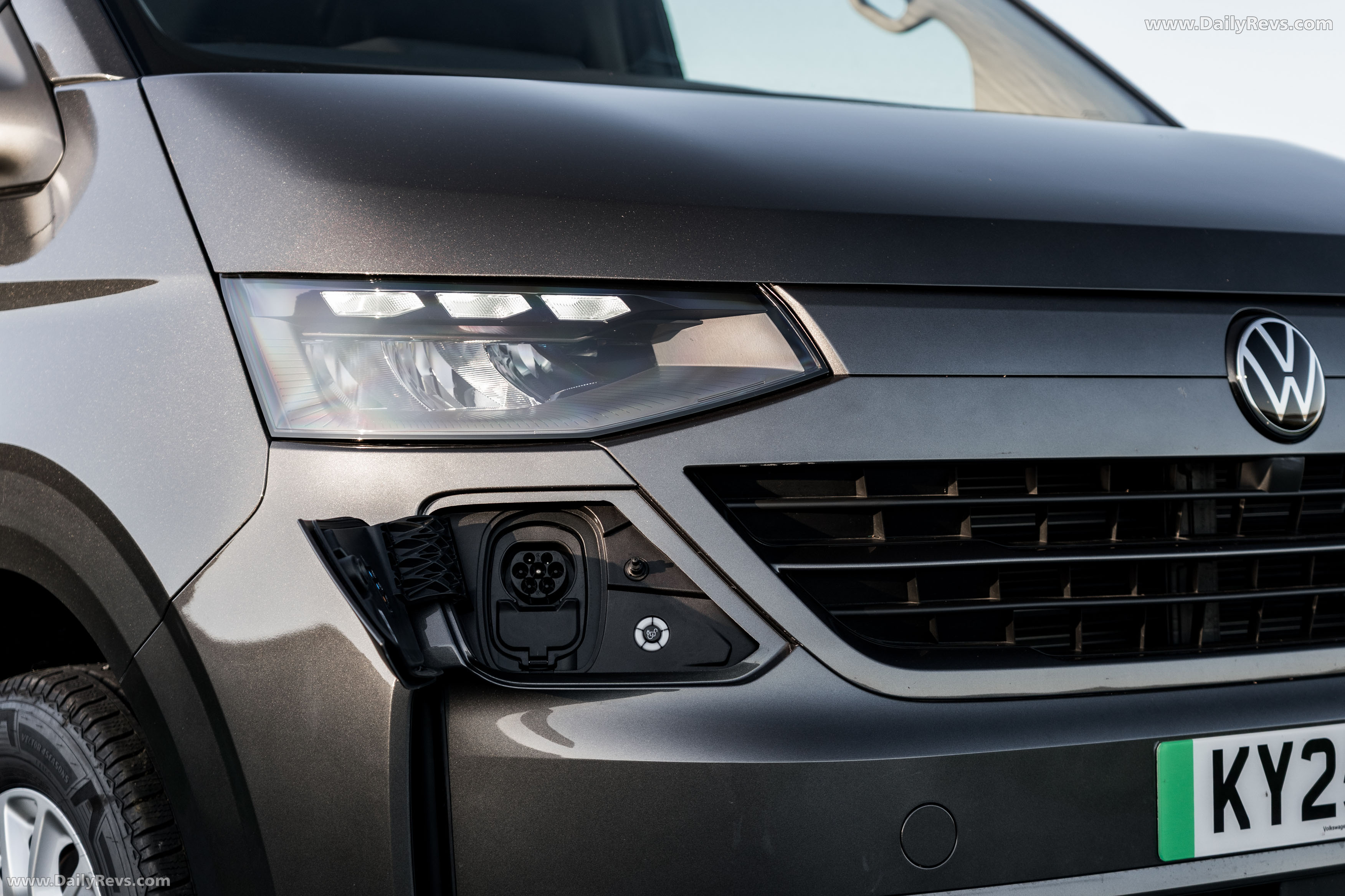 2025 Volkswagen e-Transporter - Electric Power to the Everyday Van ...