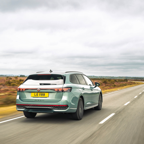 2025 Volkswagen Passat Black Edition eHybrid UK Version: Estate Hybrid ...