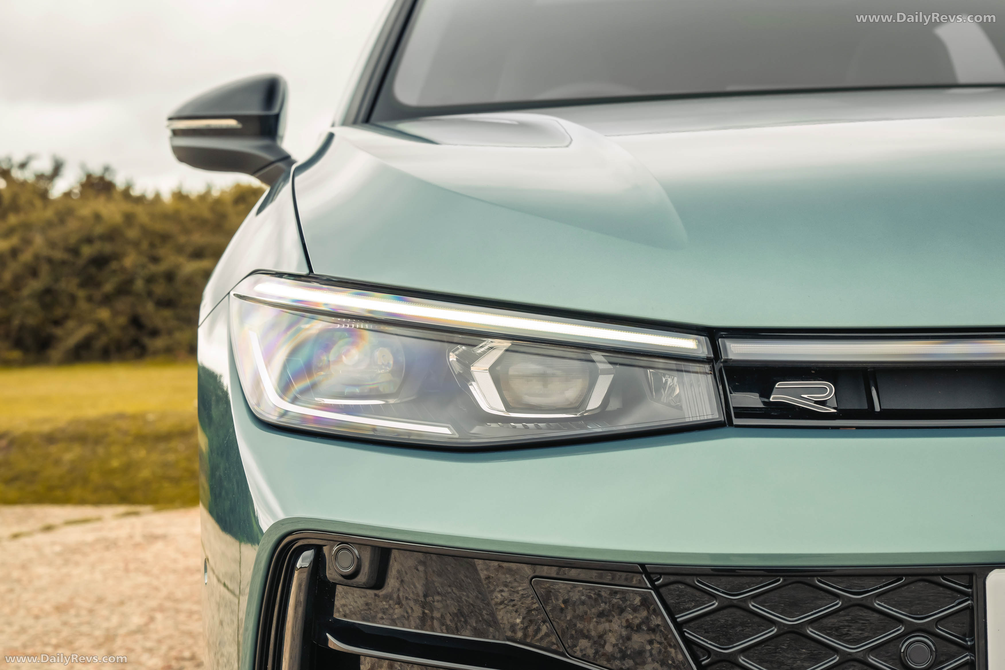 2025 Volkswagen Passat Black Edition eHybrid UK Version: Estate Hybrid ...