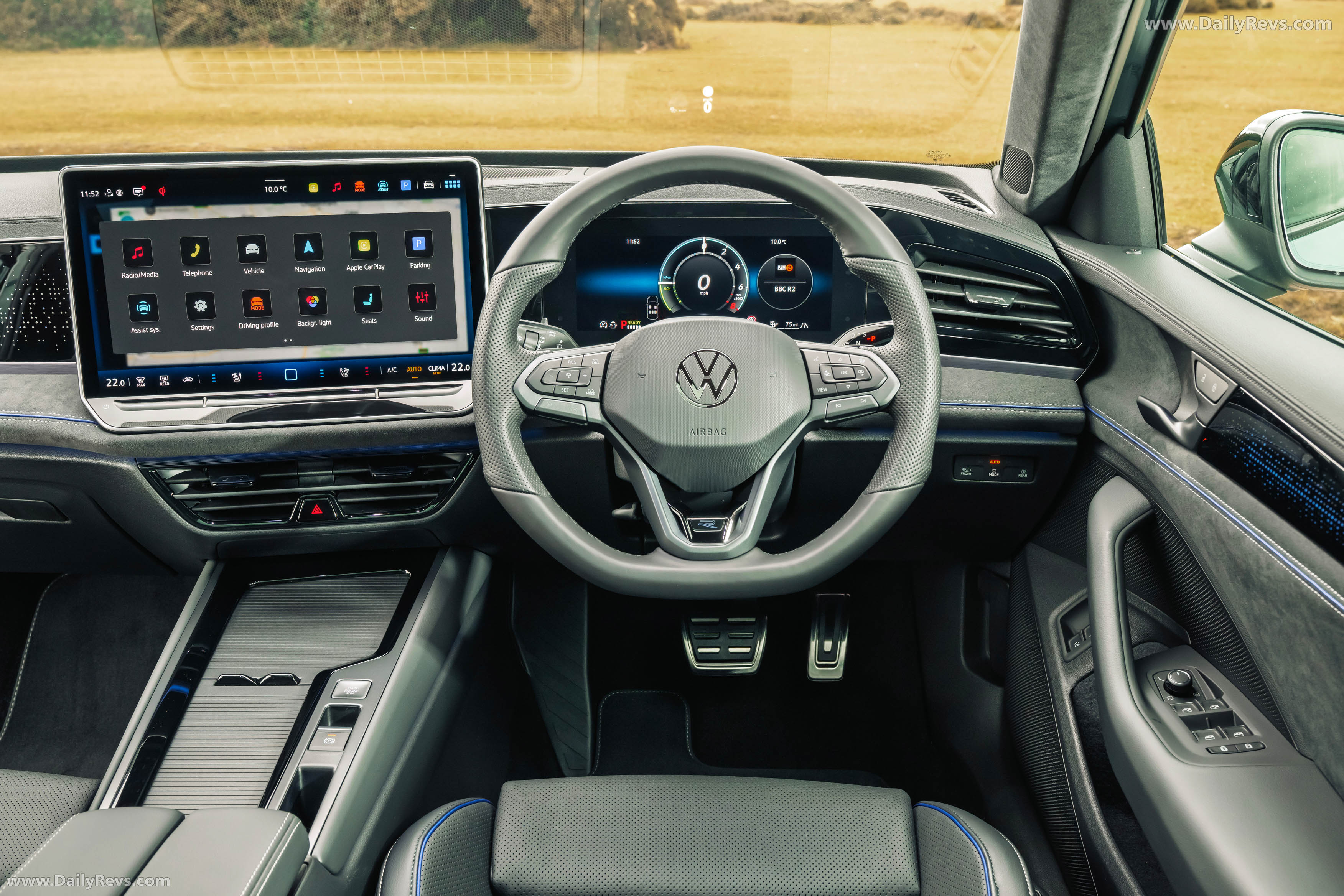 2025 Volkswagen Passat Black Edition eHybrid UK Version: Estate Hybrid ...