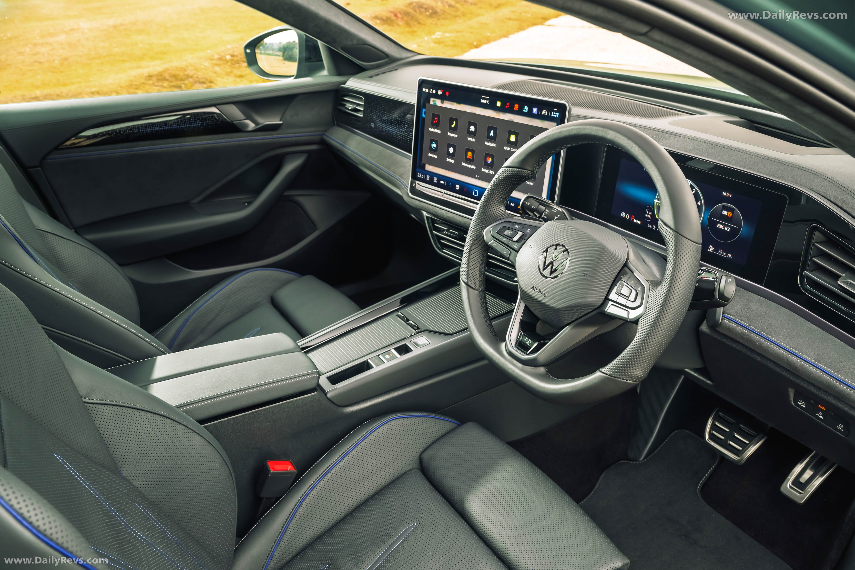 2025 Volkswagen Passat Black Edition eHybrid UK Version: Estate Hybrid ...