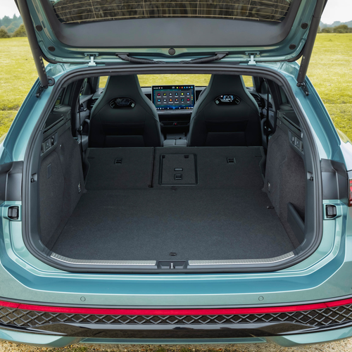 2025 Volkswagen Passat Black Edition eHybrid UK Version: Estate Hybrid ...