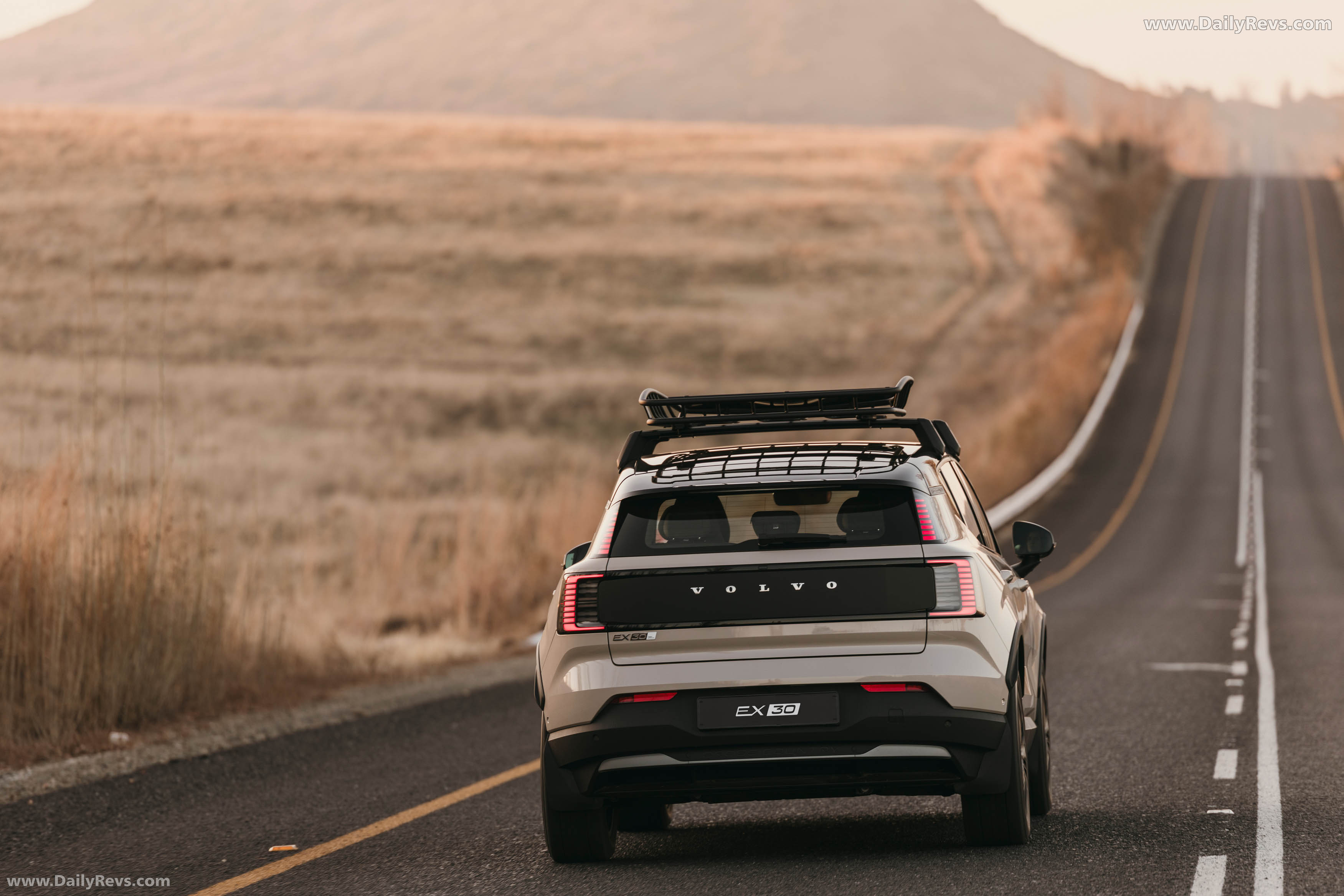 2026 Volvo EX30 Cross Country South African Version - Compact Electric ...