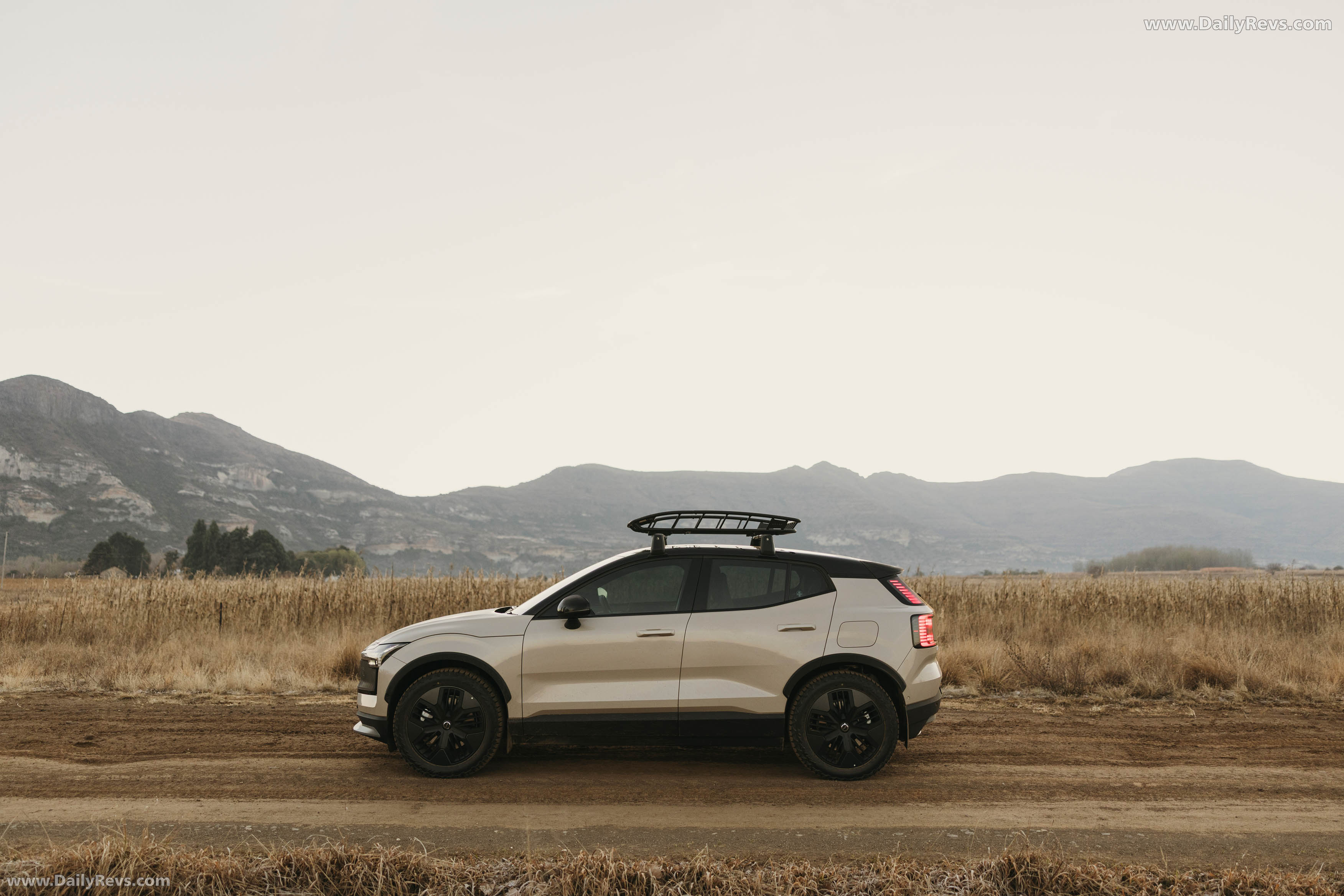 2026 Volvo EX30 Cross Country South African Version - Compact Electric ...