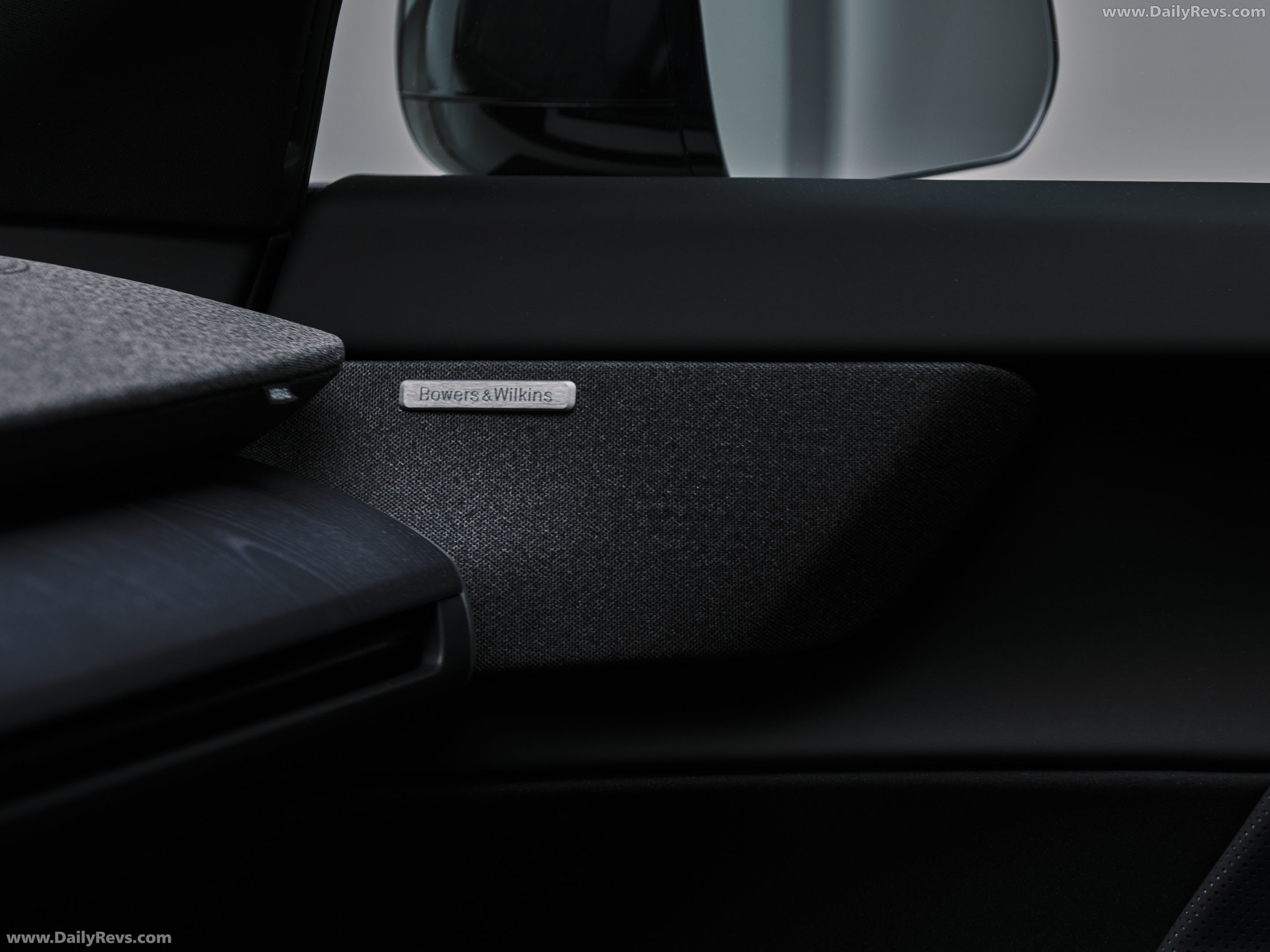 2027 Volvo EX60 Cross Country Expands the Electric Core - DailyRevs