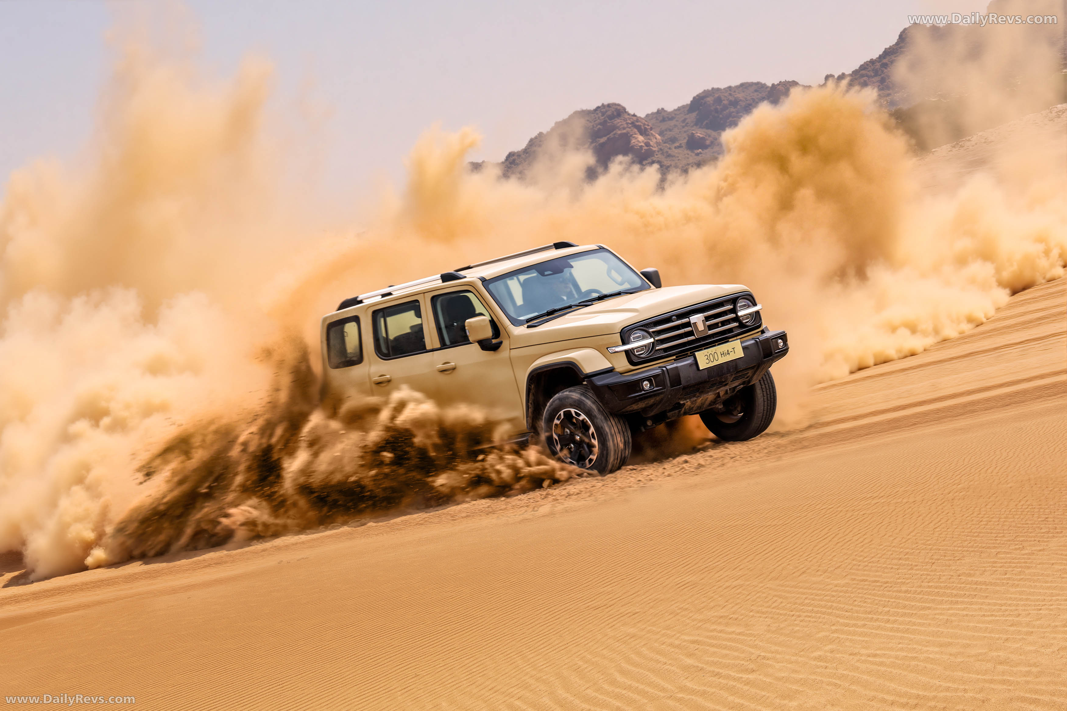 2026 WEY Tank 300 Hi4-T PHEV First Look - DailyRevs