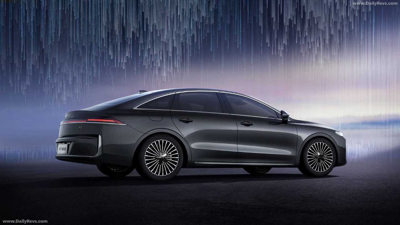 Roewe M7 DMH Revealed with Rolls-Royce Roots and 1,400 KM Range ...